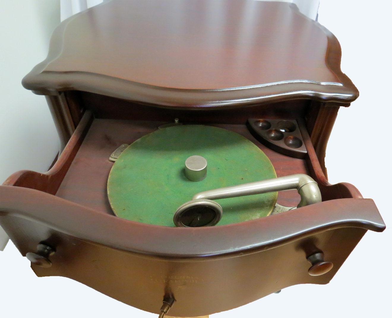 Columbia Graphophone Co. Record Player | Modernism