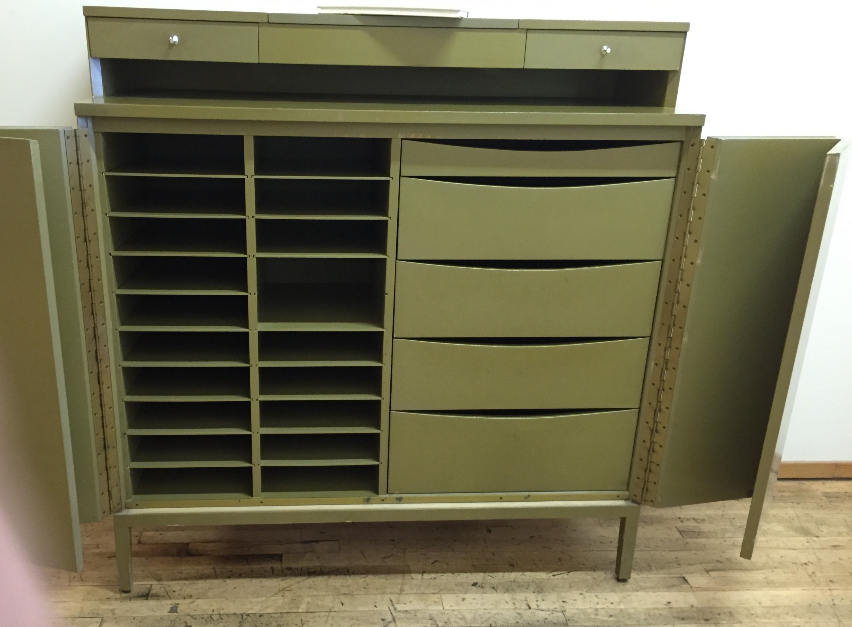 Paul Mccobb - Irwin Collection - Bachelor Chest With Bi-fold | Modernism