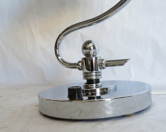 Markel American Art Deco Swivel Shade Table Lamp | Modernism